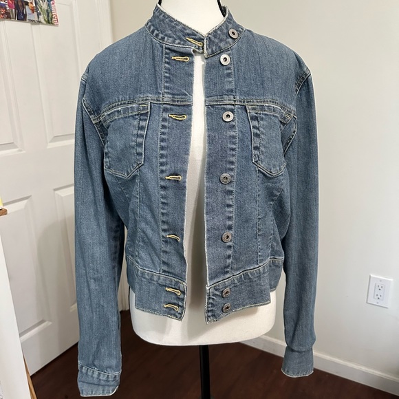 Guess | Jackets & Coats | Vintage Guess Denim Jean Jacket Fits Size ...